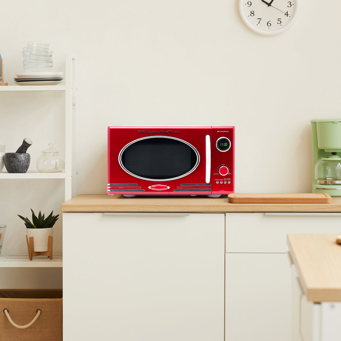 Retro 0.9 Cu.Ft. 800-Watt Countertop Microwave - Retro Red — Nostalgia ...